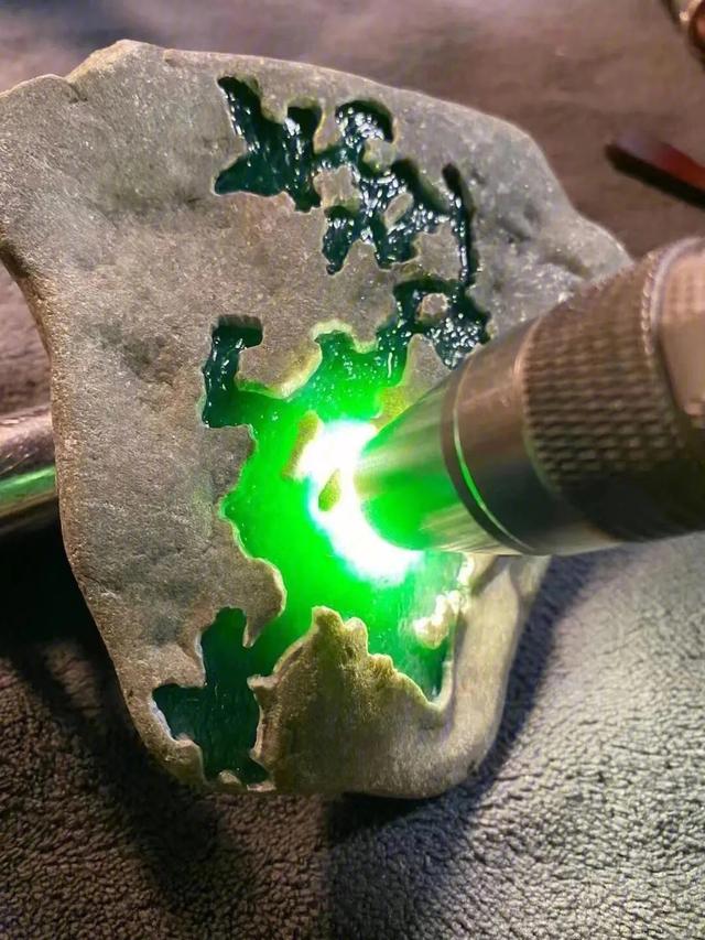 How to Tell Real vs. Fake Jade | Jade Jewelry Authenticity Guide ...